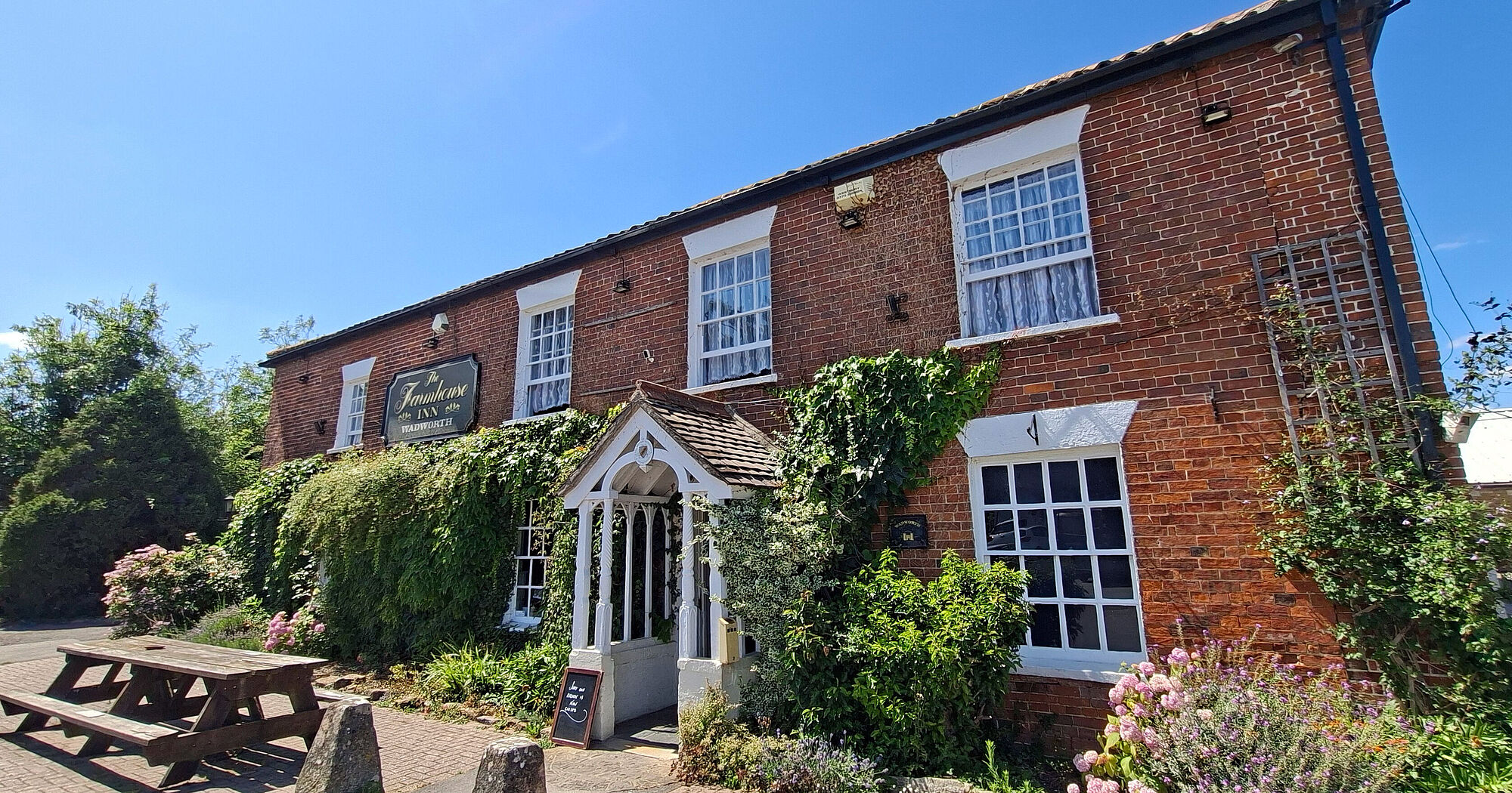 The Farmhouse Inn – Historic Pub, Restaurant & Rooms in Southwick - The ...